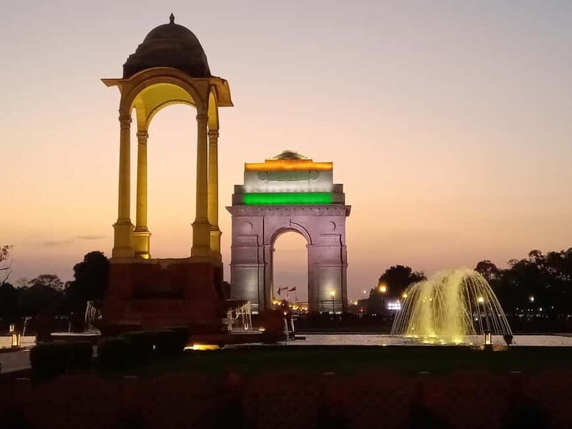 New Delhi: Night Tour by Tuk-Tuk with a Cup of Local Tea - Visiting Connaught Place Market