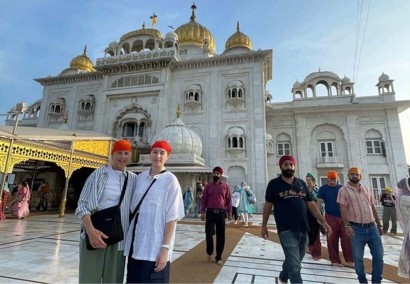New Delhi : One Day Delhi City Sightseeing Tour by Car - FAQ