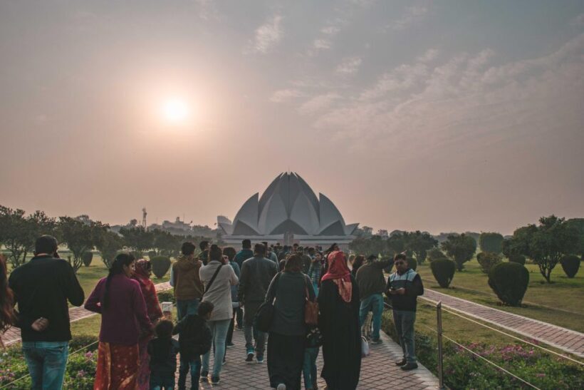 New Delhi: Private Guided Tour of Temples with Transfers - Key Points