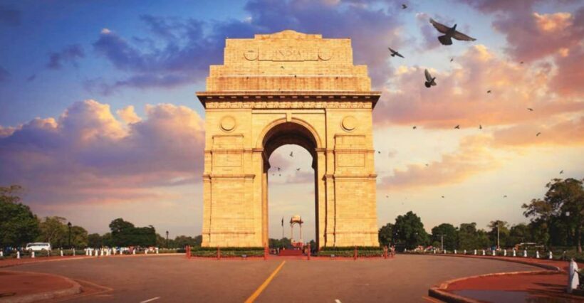New Delhi: Private Old & New Delhi Day Trip & Optional Guide - How the Day Unfolds