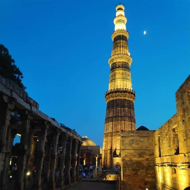 New Delhi: Qutub Minar Light & Sound Show Tour - Exploring the Nighttime Charm of Qutub Minar: A Detailed Review