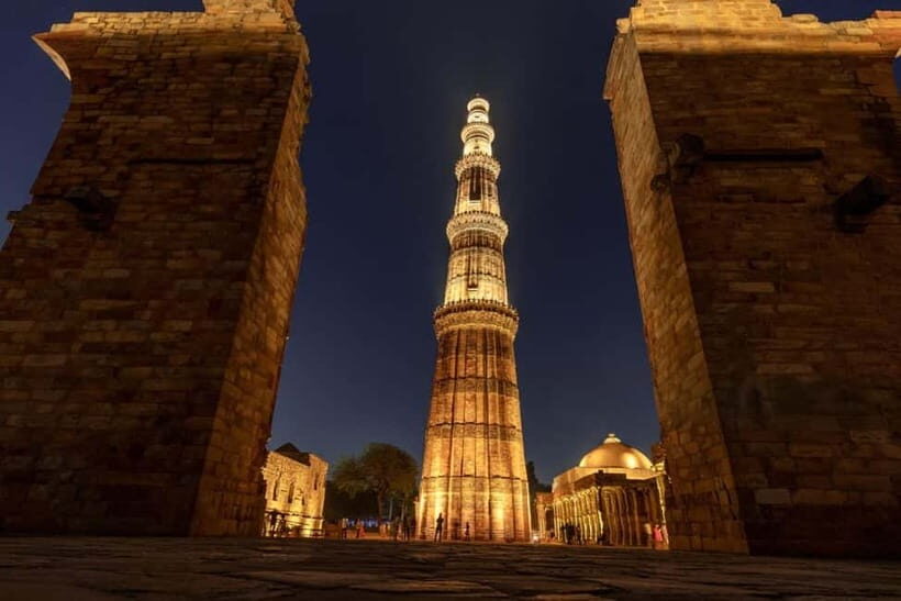 New Delhi: Qutub Minar Light & Sound Show with Dinner - Key Points