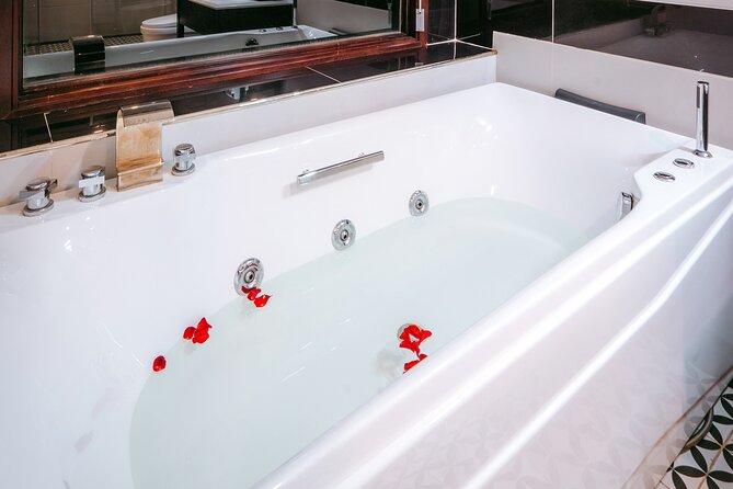 New Doria Cruise 2 days 1night exploring Lan Ha Bay with transfer - An In-Depth Look at the Itinerary