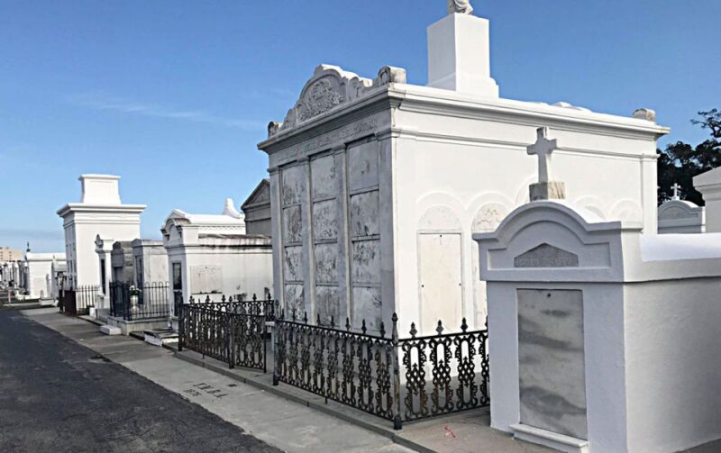 New Orleans: 2-Hour 15-Minute City and Cemetery Tour by Bus - FAQ