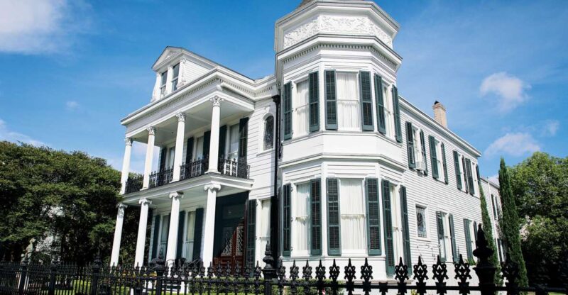 New Orleans: 2-Hour Homes of the Rich & Famous Walking Tour - The Bottom Line