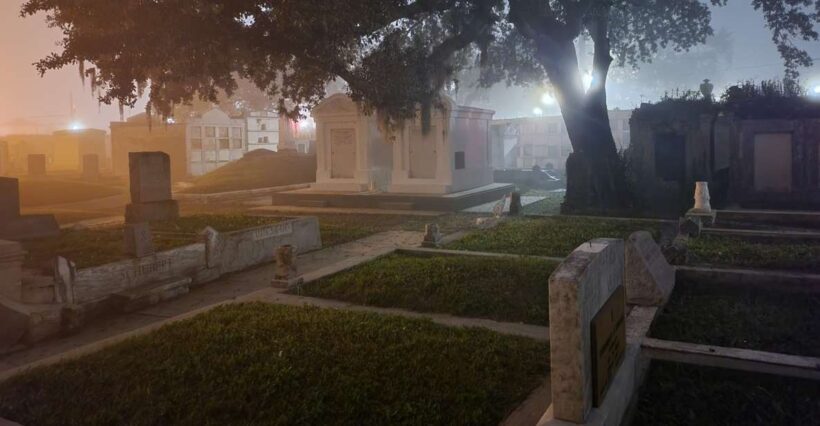 New Orleans: Cemetery Bus Tour At Dark with Exclusive Access - Key Points