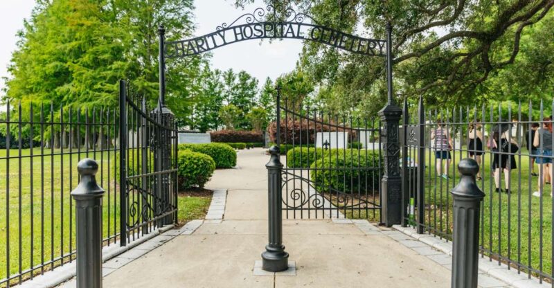 New Orleans: Cemetery Tour - The Atmosphere: What Youll Experience