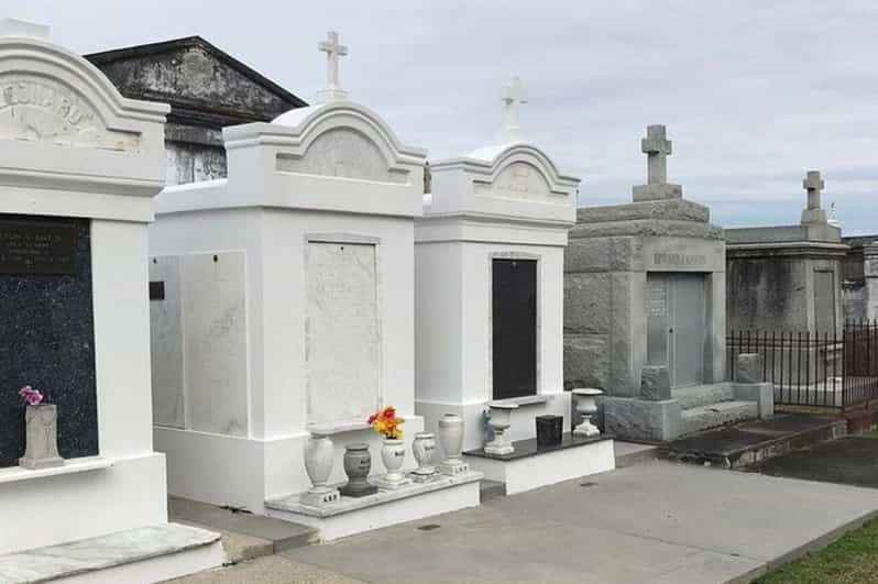 New Orleans: City and Cemetery Sightseeing Tour - The Practicalities: Transport, Price, and Group Size