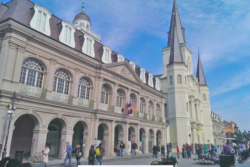 New Orleans: City and Cemetery Sightseeing Tour - Transition to the Garden District and Lake Pontchartrain