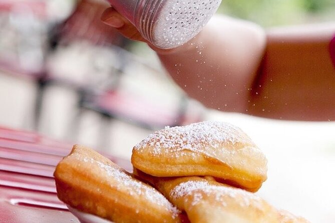 New Orleans City and Cemetery Tour With Garden District Stroll - Strolling Through the Garden District