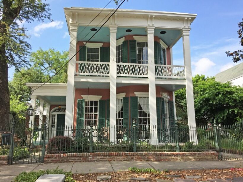 New Orleans: City & Cemetery Tour by Air-Conditioned Minibus - An In-Depth Look at the Tour Itself