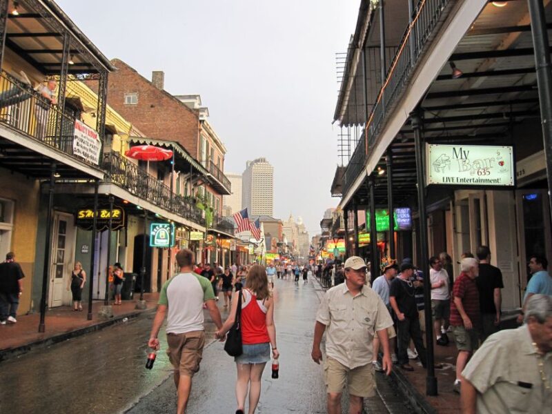 New Orleans: City & Cemetery Tour by Air-Conditioned Minibus - Key Points