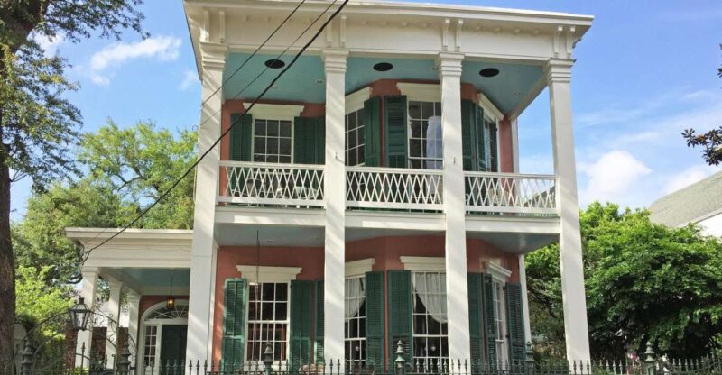 New Orleans: City & Cemetery Tour by Air-Conditioned Minibus - The Sum Up: Is It the Right Tour for You?