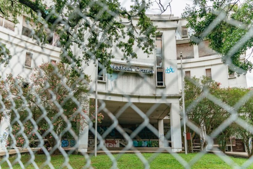 New Orleans: Dead of Night Ghosts and Cemetery Bus Tour - Key Points