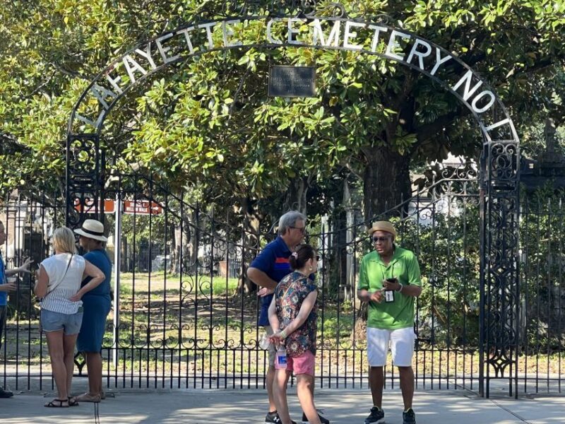 New Orleans : Garden District Architecture Walking tour - The Atmosphere and Visual Appeal
