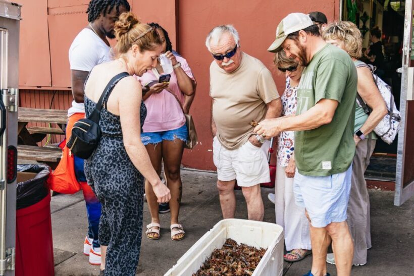 New Orleans: Garden District Food, Drinks & History Tour - Starting Point and Logistics