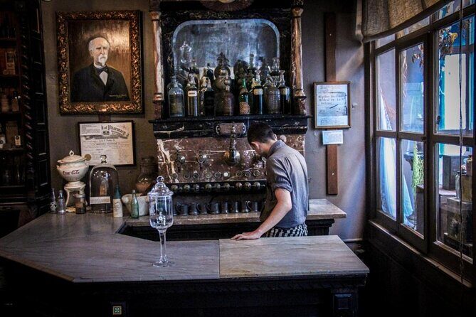 New Orleans Happy Hour Ghost Walking Tour Pub Crawl - Introduction
