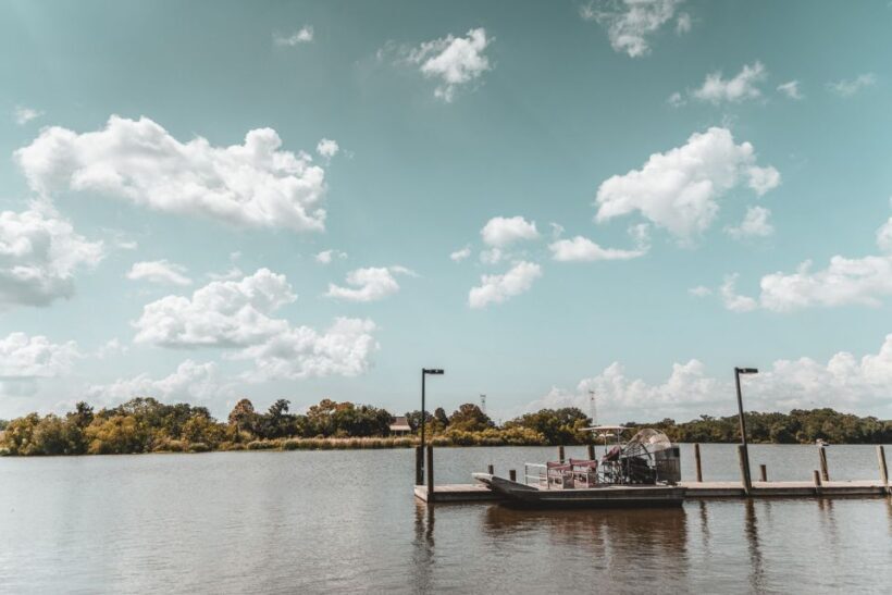 New Orleans: High Speed 16 Passenger Airboat Ride - Key Points