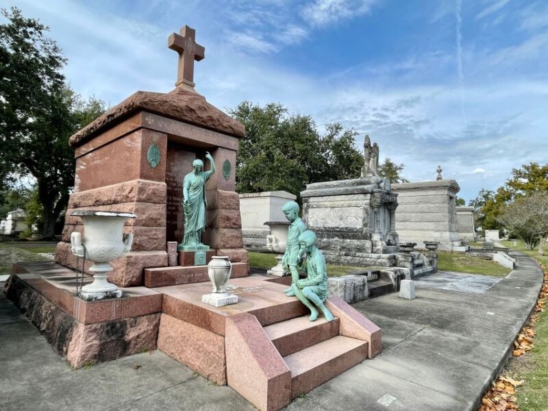 New Orleans: Millionaires Tombs of Metairie Cemetery Tour - Key Points