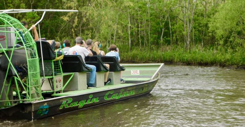 New Orleans: Oak Alley or Laura Plantation & Airboat Tour - Why This Tour Offers Great Value