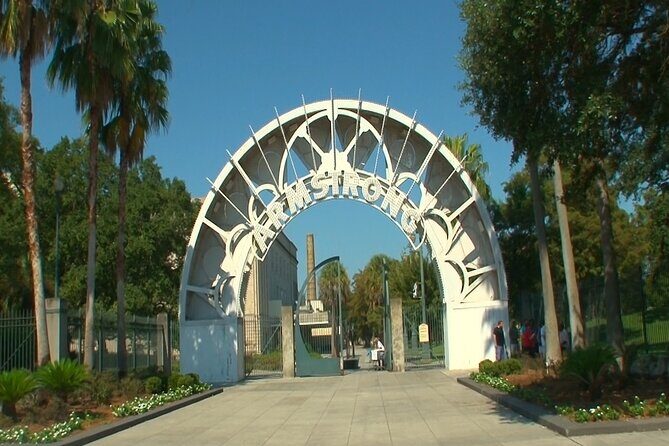 New Orleans Private City and Cemetery Tour - Up to 24 Passengers - A Closer Look at the Itinerary