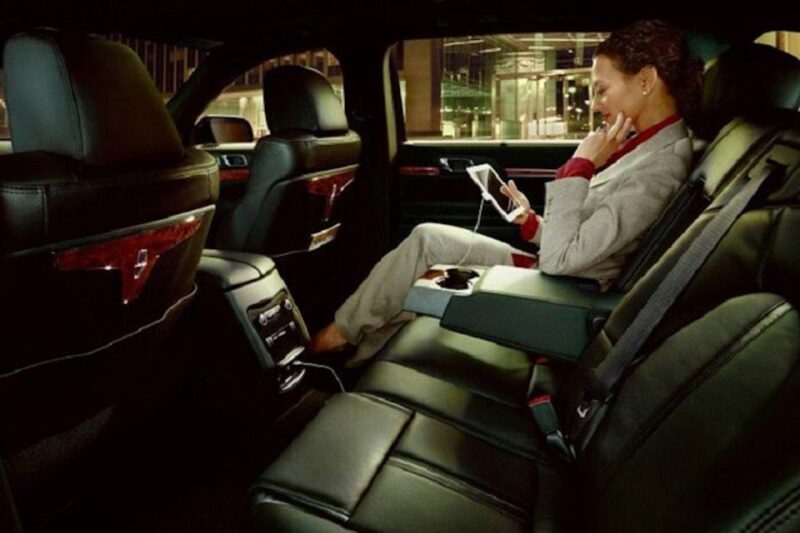 New Orleans Private Luxury Airport Transfer to Downtown - Key Points