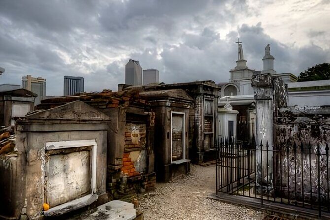 New Orleans Street Food Tour With A Local Guide - Authentic Encounters and Local Insights