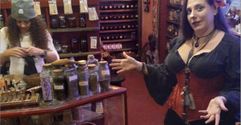 New Orleans: Wicked History Walking Tour with a Local Witch - What to Expect from the Wicked History Walking Tour