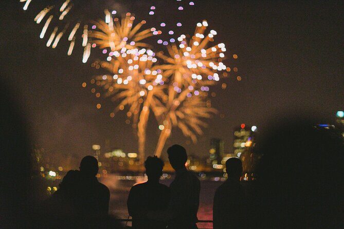 New Year's Eve Plated Dinner Cruise on Lake Michigan - Who Would Love This Cruise?