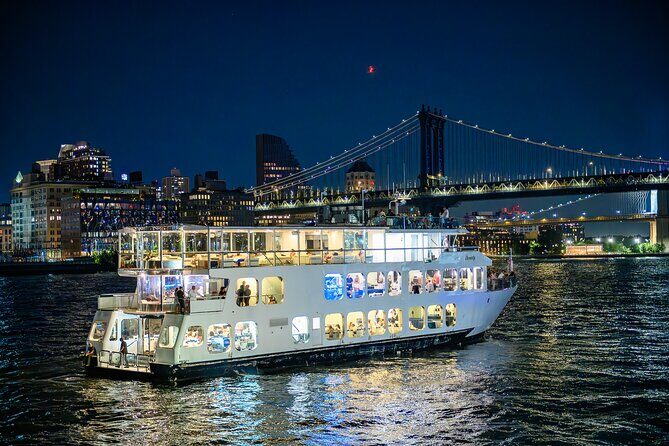 New York City Dinner Cruise on Luxury Yacht with Live Music - An In-Depth Look at the Experience