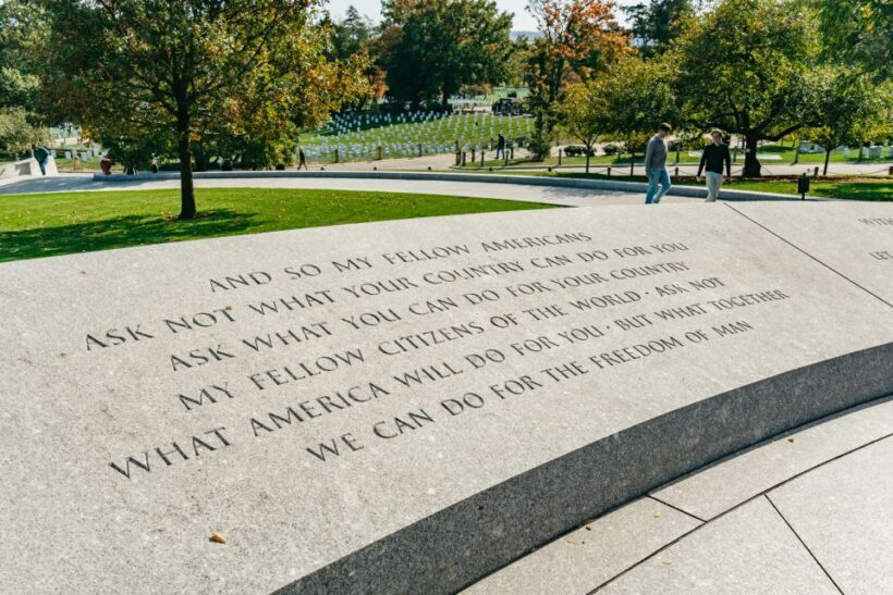 New York City: Full-Day Washington DC City Highlights Tour - The Pros and Cons of a Day Trip to Washington