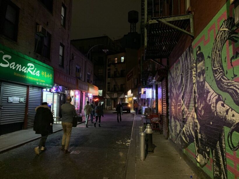 New York City: Gangsters and Ghosts 2-Hour Walking Tour - The Itinerary in Detail: Walking Through NYC’s Dark Side