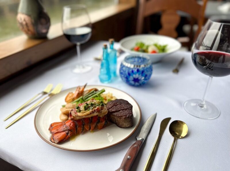 New York City: Gourmet Dinner Cruise with Live Music - The Crew and Service