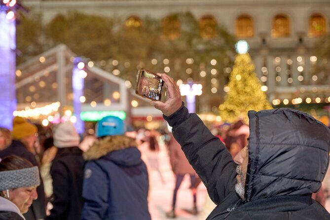 New York City Holiday Movie Sites and Lights Bus Tour - Key Points