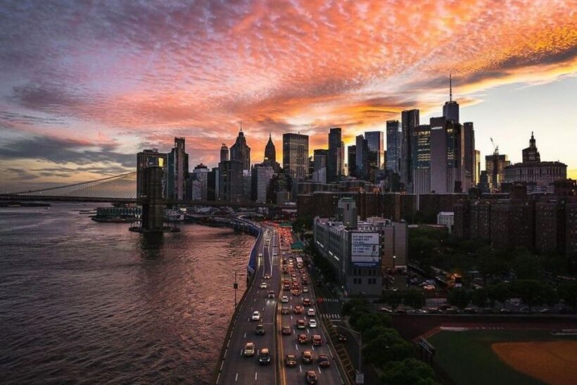 New York City: Night Skyline Bus Tour with Pizza Slice - A Complete Look at the Experience