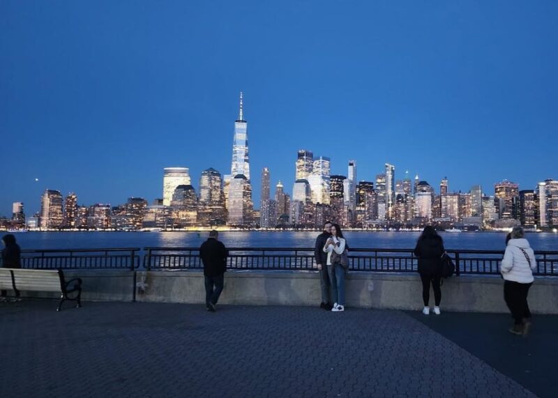 New York City Night Views - A panoramic hop-on-hop-off tour - Who Should Consider This Tour?