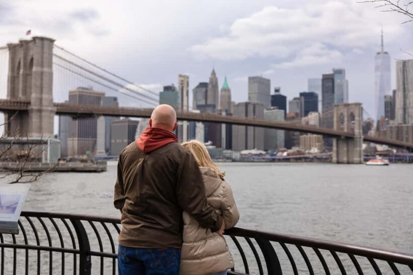 New York City: professional photoshoot Dumbo or Central Park - FAQs