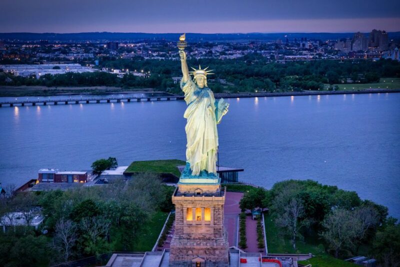 New York City: Romantic Helicopter Proposal - Key Points