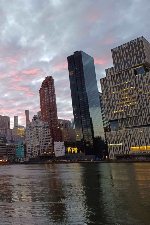 New York City: Roosevelt Island Walking Tour with Tram Ride - The Historic Sites and Landmarks
