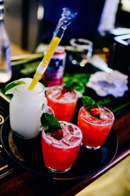 New York City: Sip 'N Groove Evening Cruise with Live DJ - Introduction