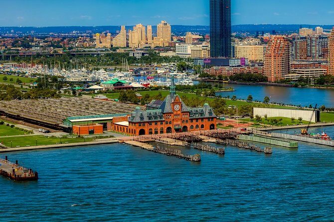 New York City Skyline and Statue of Liberty Cruise - The Experience On Board