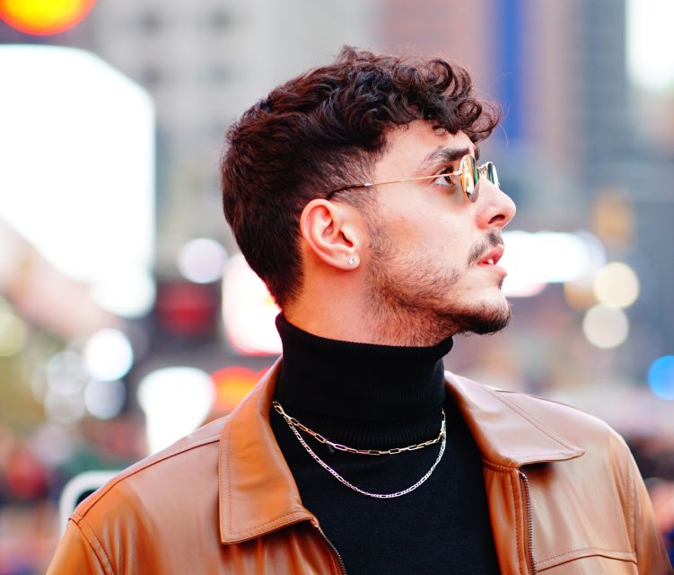 New York City: Solo or Couples Photoshoot in Times Square! - Navigating Logistics and Practicalities