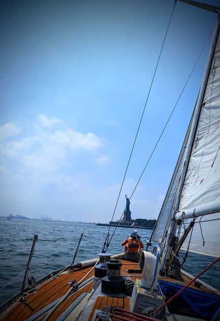 New York City: Statue of Liberty Sailing Charter - Key Points