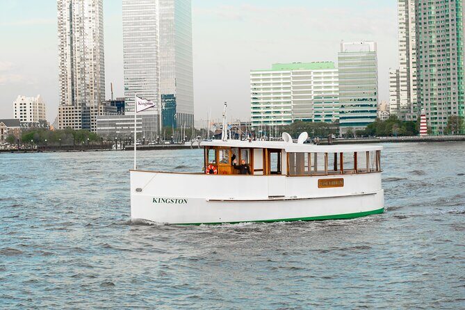 New York City Sunset Cocktail Cruise on Small Yacht - The Experience in Detail
