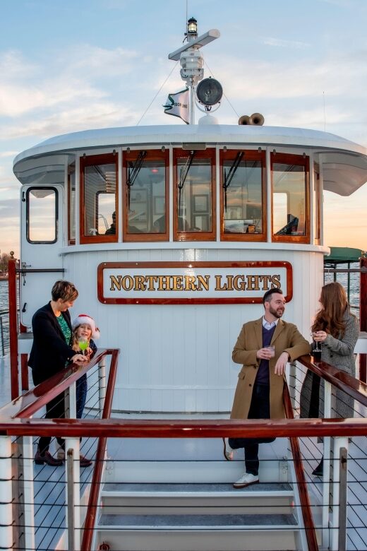 New York City: Weekend Holiday Brunch Cruise - The Experience in Detail