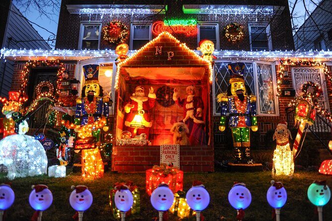 New York Dyker Heights Christmas Lights Guided Walking Tour - What to Expect on the Tour