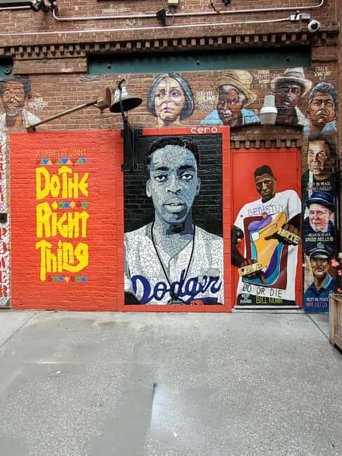 New York: Hip-Hop, Murals, Sports, and Dangerous Neighborhoods Tour - Brooklyn and Iconic Murals