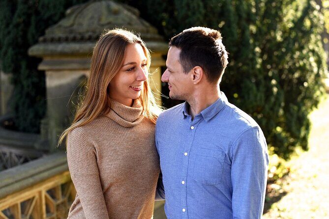 New York: Private Professional Photoshoot at Central Park - The Landscape and Meeting Point