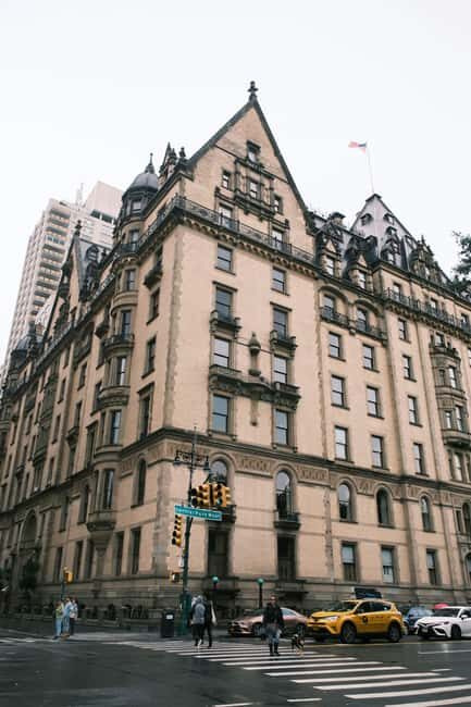 New York: Unforgettable Walking Tour Through NYCs Icons - Starting Point and Overall Atmosphere