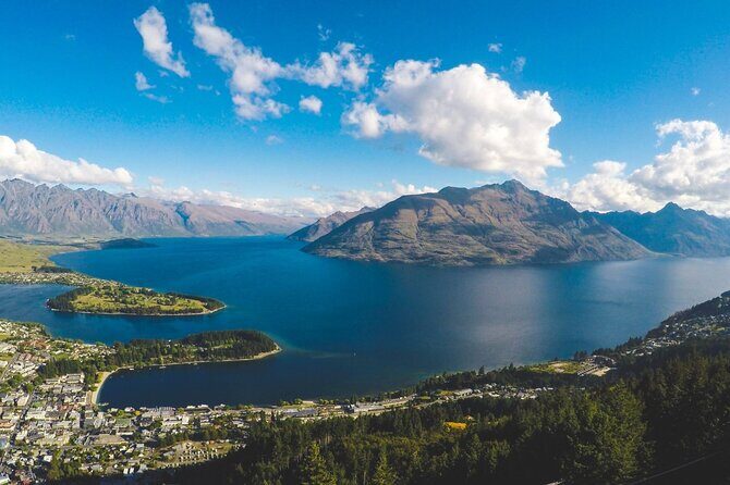 New Zealand Queenstown Airport (ZQN) to Queenstown City Centre - Who Should Consider This Service?